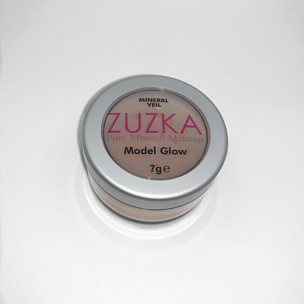 Mineral Veil Finishing Powder Model Glow - Zuzka Natural Beauty